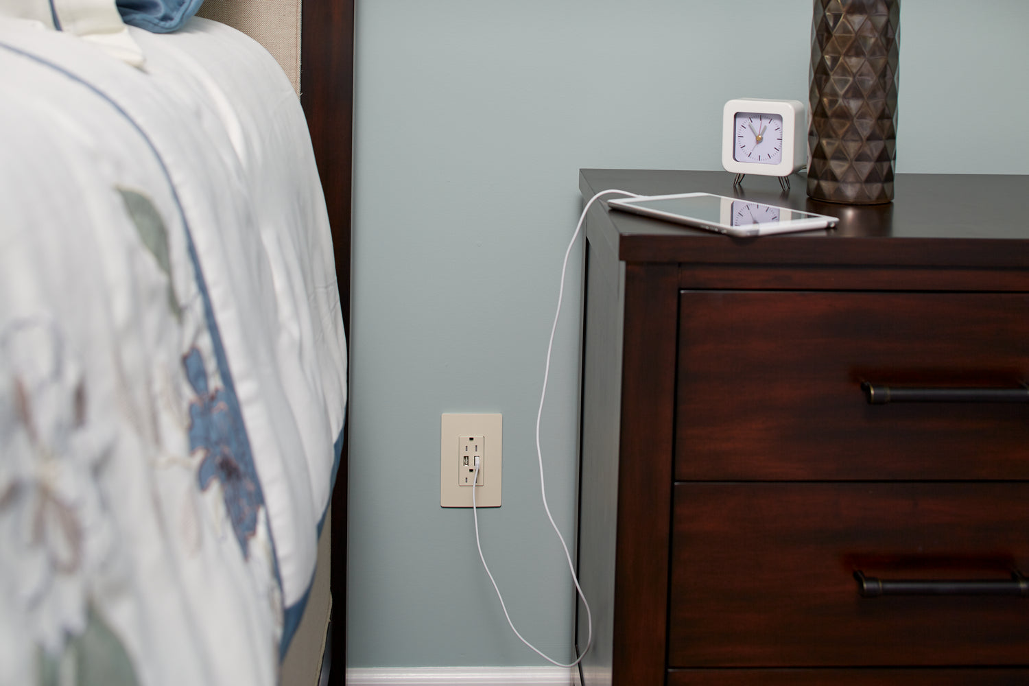 USB Charging Devices | Legrand – Cleveland Lighting